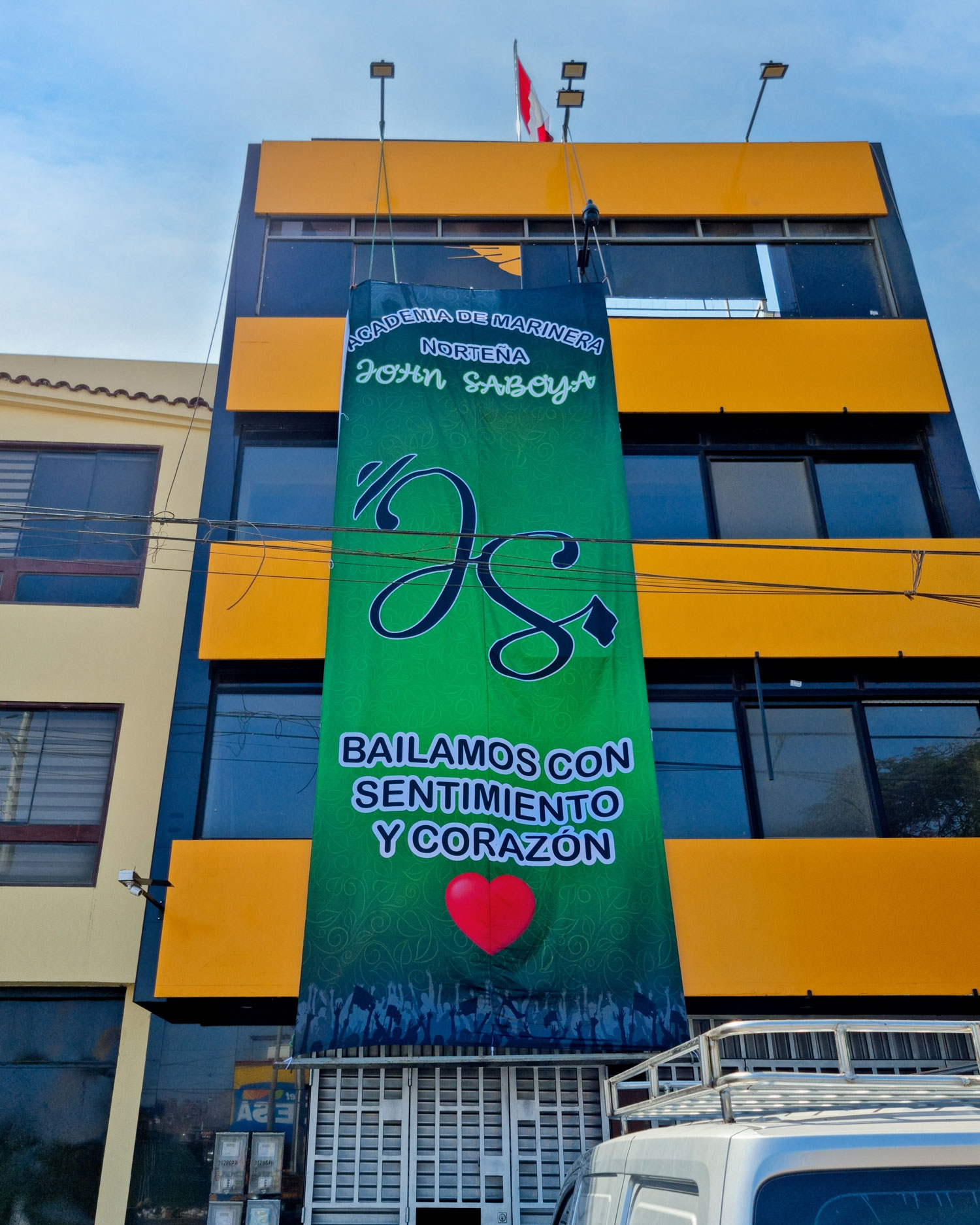 BANDEROLAS CORPORATIVAS – otorongo